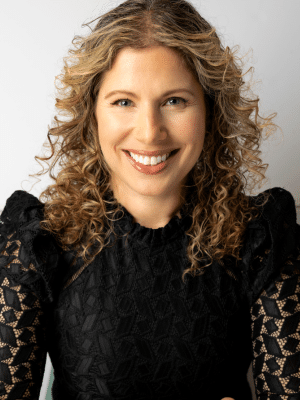 Julie Reisler - Sivananda Ashram Yoga Retreat Bahamas
